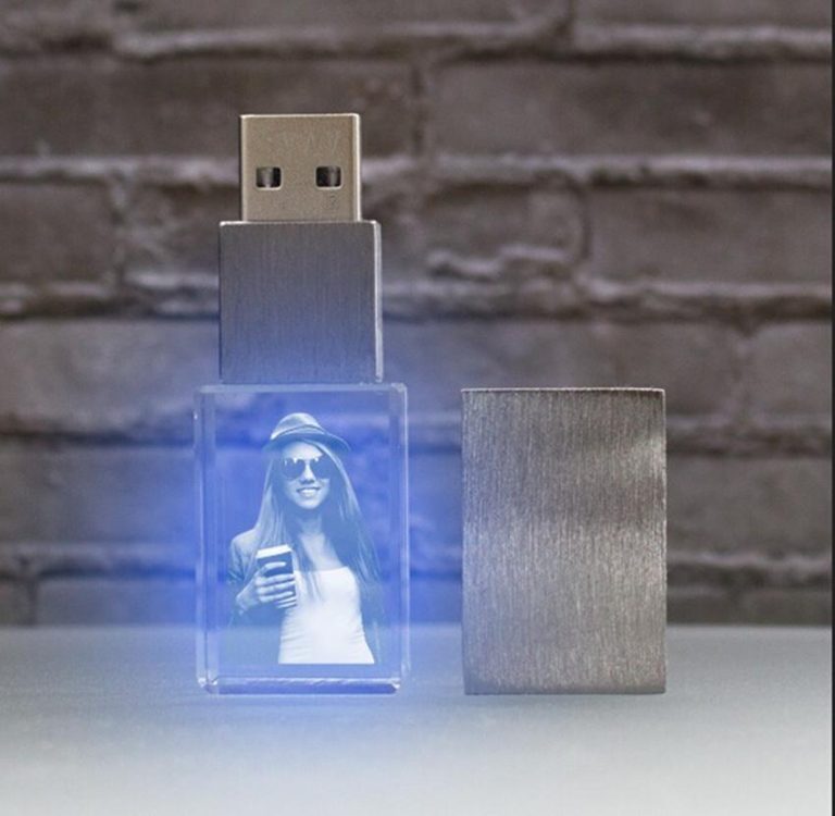 USB Personalizado de Metal Con Logotipo en Luz Led